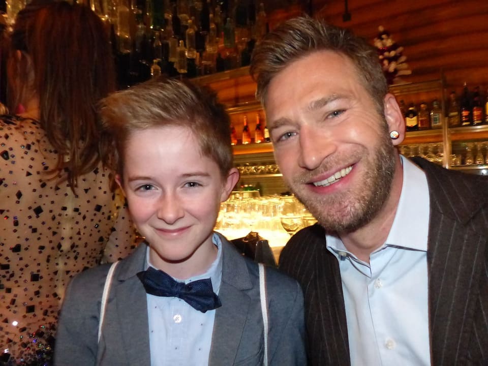 Schweiz - Süssester Paparazzo aller Zeiten: Joshua Broger knipst sie ...