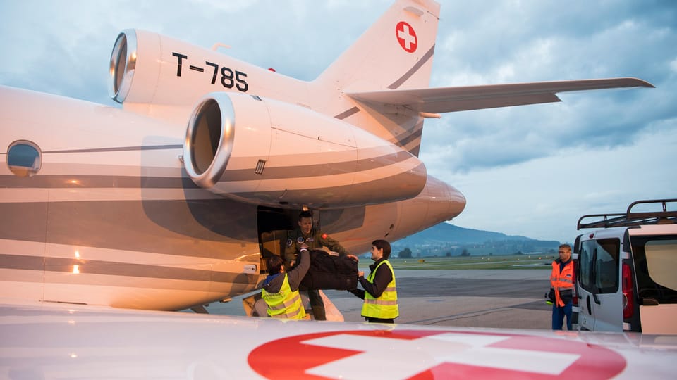 Schweiz - Neue Helfer und Hilfsgüter für Haiti im Bundesratsjet - News ...