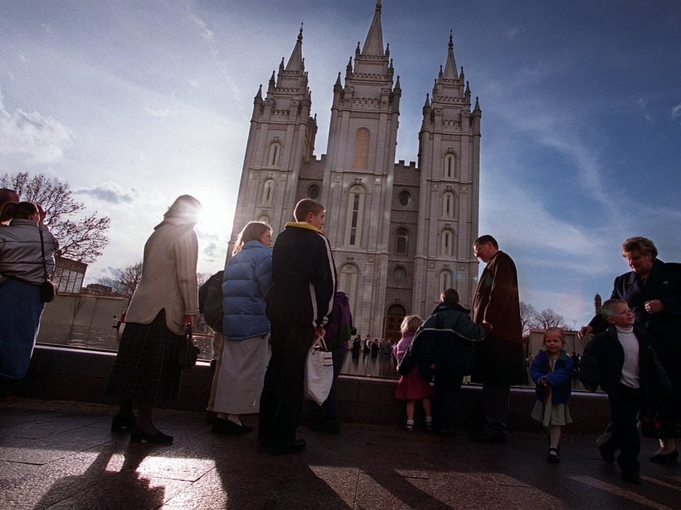 Mission Nächstenliebe: Das führt junge Mormonen in die Schweiz - Kultur ...