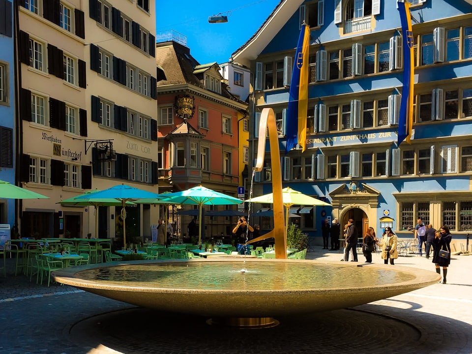 Brunnenland Schweiz - Der Brunnen: Geschichtenerzähler und Wundersänger ...