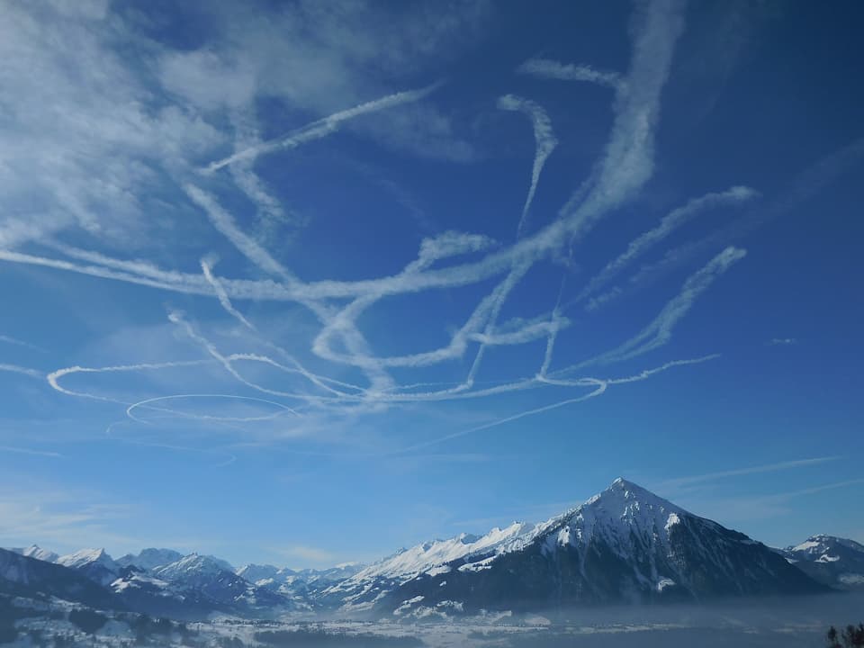 Luftwaffe im Training - Zeichnungen am Himmel - Meteo - SRF