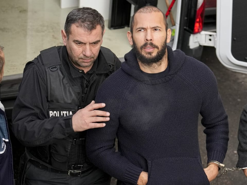 Influencer Andrew Tate - Verachtet und verehrt: Was fasziniert an ...