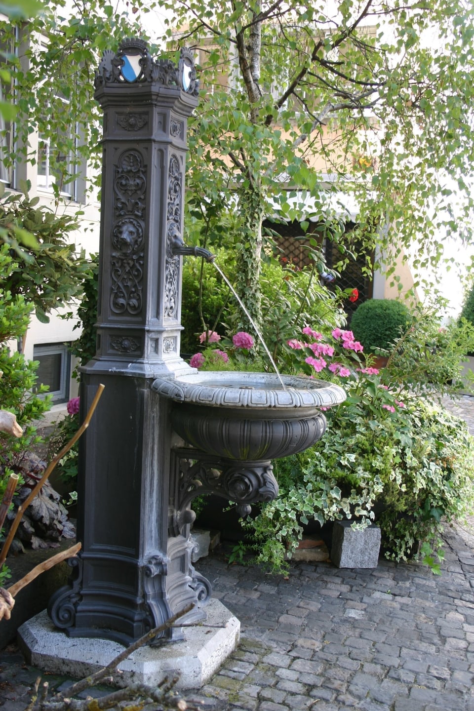 Brunnenland Schweiz - Der Brunnen: Geschichtenerzähler und Wundersänger ...