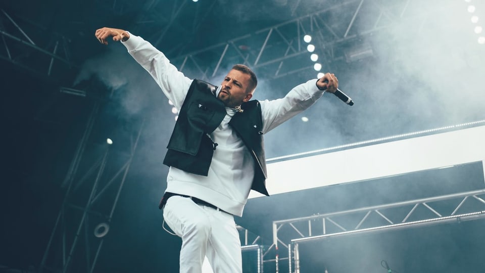 Openair Lumnezia 2019 - Stress: «Musik hat mein Leben gerettet» - Radio ...