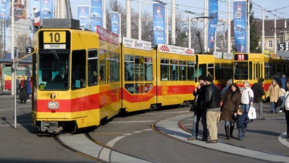Basel Baselland - BLT transportiert mehr Passagiere - dank dichterem ...
