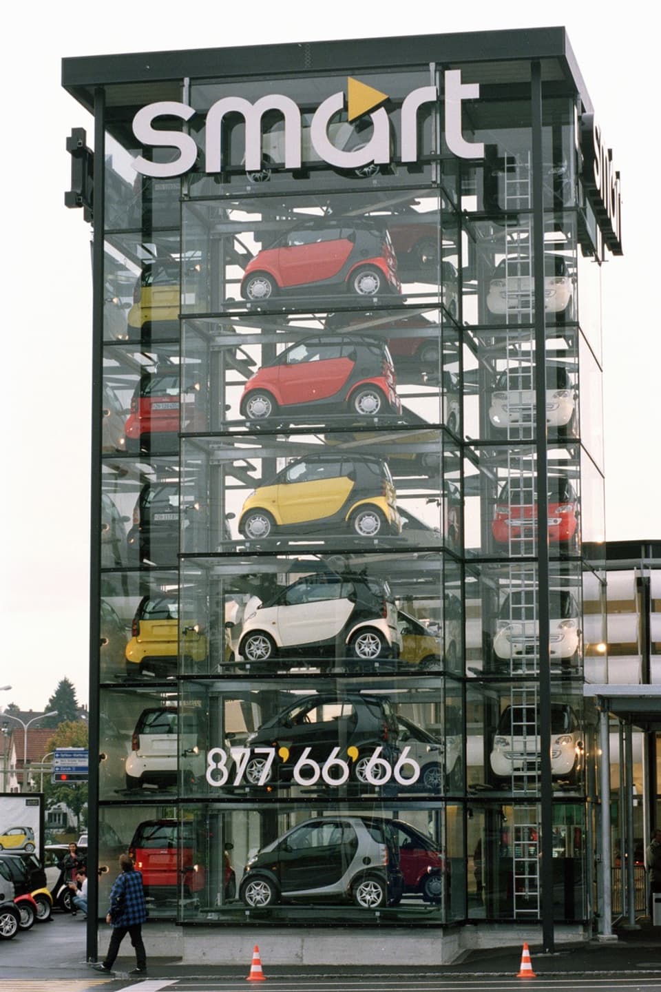 25 Jahre Smart - Das kleine Auto mit kleinem Erfolg - News - SRF