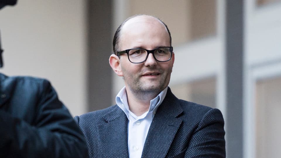 Surselva - Remo Stoffel en dispita cun la «Rundschau» - Novitads - RTR