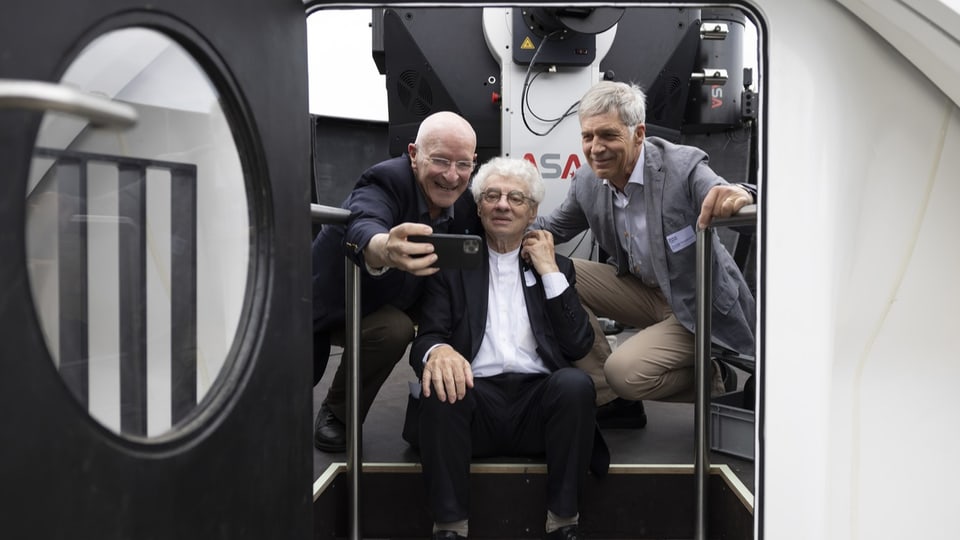 Space Eye Bern - Das Tor zum Weltall: Grösstes Teleskop der Schweiz ...