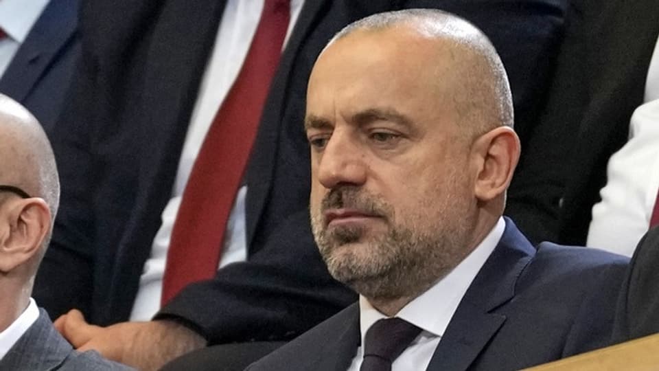 Neuwahlen in Serbien - Serbiens Präsident Vucic führt bei den Neuwahlen ...