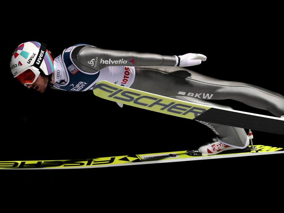 Saison-Auftakt in Wisla - Peier rettet Ehre der Schweizer Skispringer ...