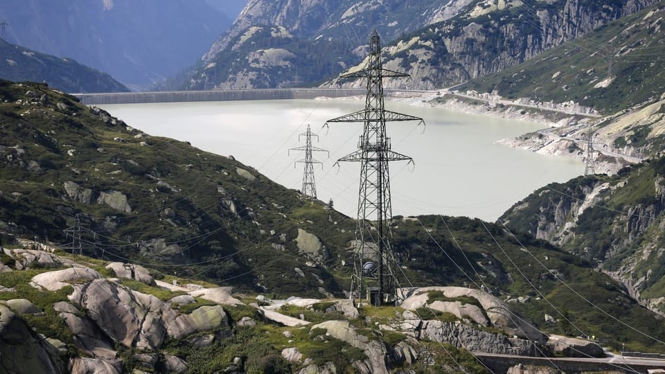 Vom Gipfel in den Gotthard - Gotthard schluckt bald längste ...