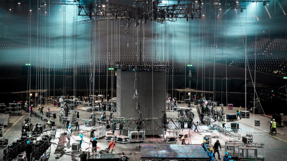 Hinter den Kulissen - 120 Technikleute engagieren sich im Hallenstadion ...