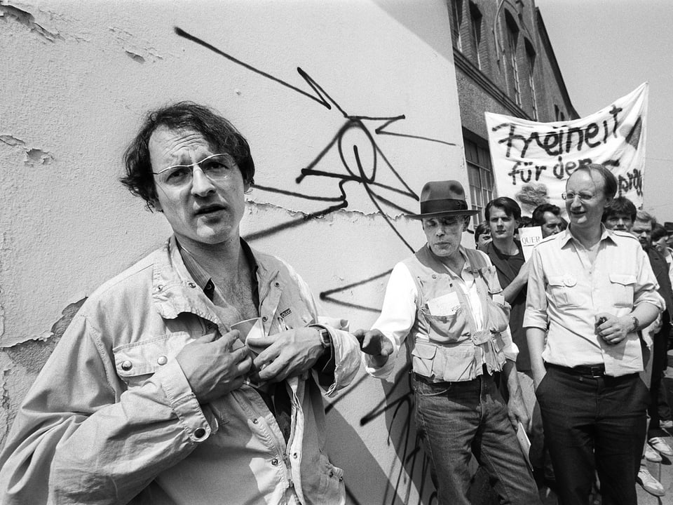 Aktuell - Bildergalerie: Graffiti-Legende Harald Naegeli - Radio SRF 3 ...