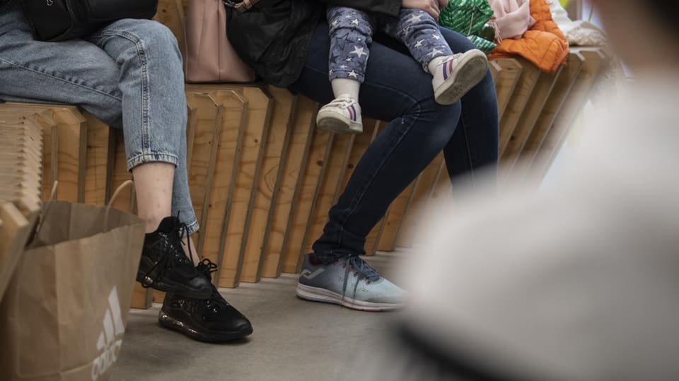 Viele Asylsuchende - Notlösung: Aargau will Flüchtlingsfamilien im ...