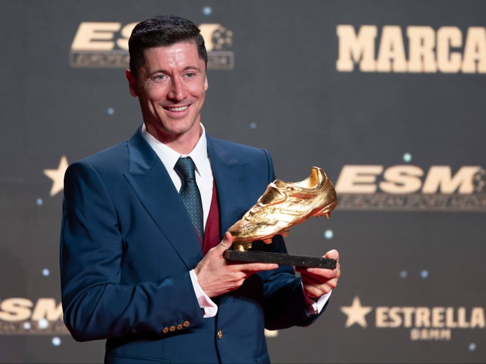 Internationale Fussball-News - Zum 2. Mal in Folge: Lewandowski erhält ...