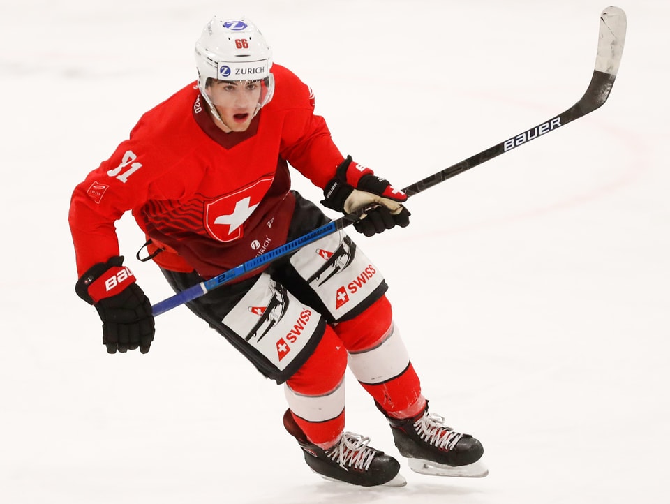 News aus dem Eishockey - 7 Nati-Spieler kommen, 8 müssen gehen – U18 ...