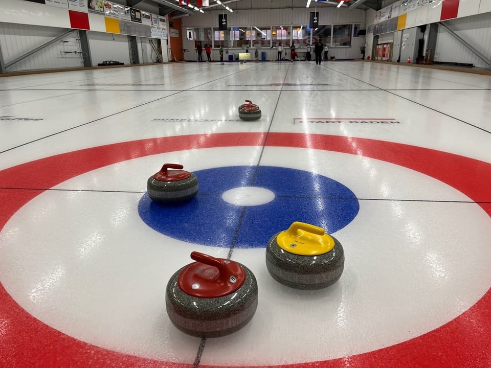 Curling - Mit Taktik, Präzision und Geschicklichkeit zum Erfolg - Radio ...
