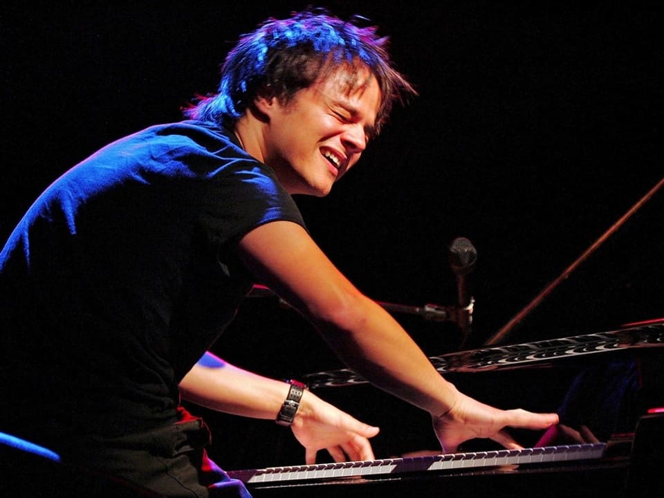 Zürich Schaffhausen - Doch noch ein Piano für Klavier-Rambo Jamie ...