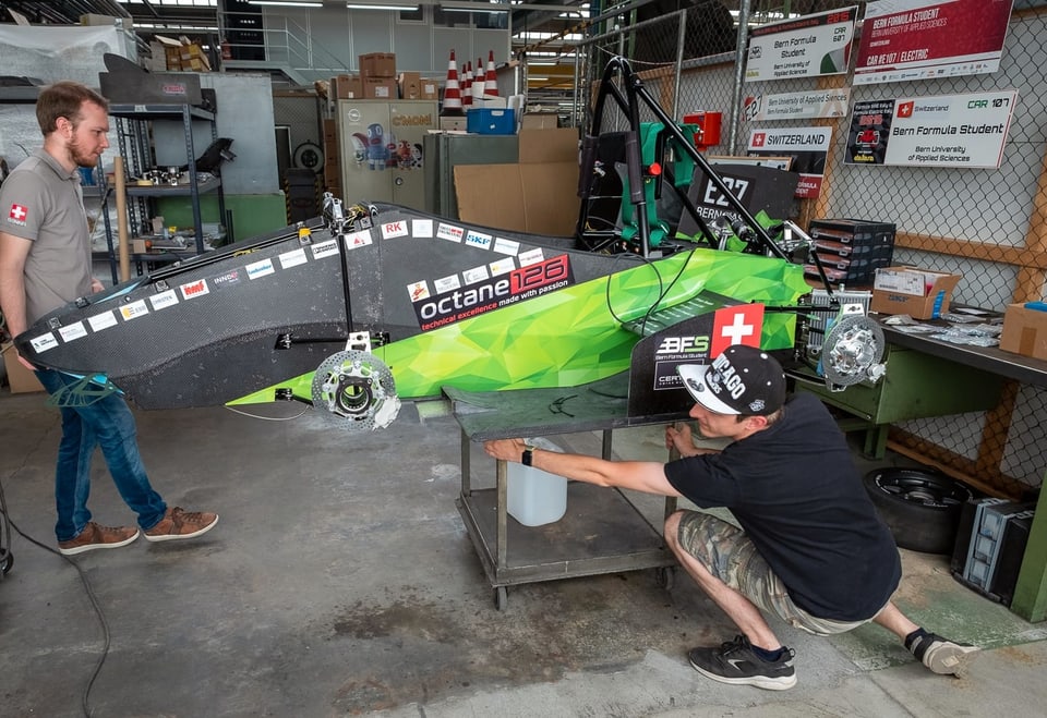 Autorennen für Studenten - Wie Schweizer Studenten an Elektro-Boliden ...