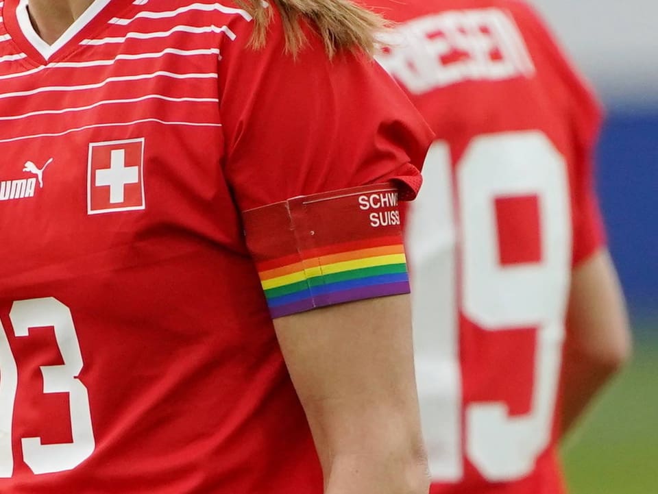 An der Frauen-WM - Kein Regenbogen dabei: Fifa erlaubt 8 verschiedene ...