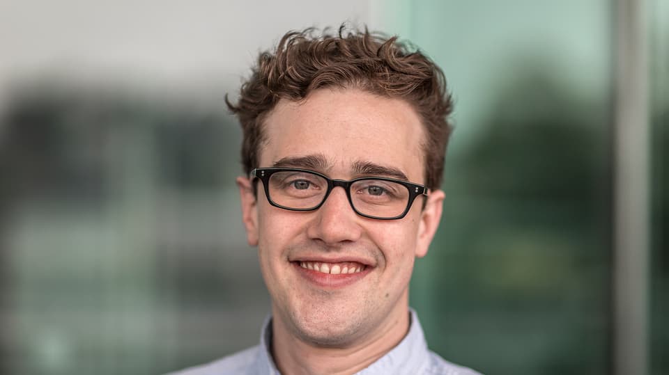 Schweiz - David Roth tritt als SP-Vizepräsident zurück - News - SRF