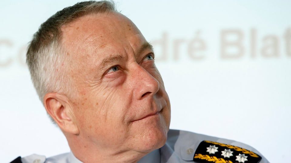Stühlerücken bei der Airline - Ex-Armeechef Blattmann wird Swiss ...