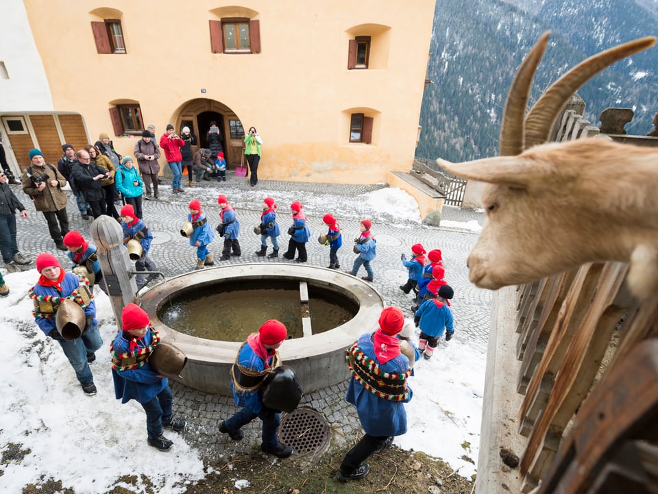 Kids - Chalandamarz – Was ist das? - Kids - SRF