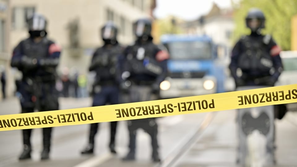 Zu hart oder genau richtig? - Kontroverse um 1.-Mai-Einsatz der Basler ...