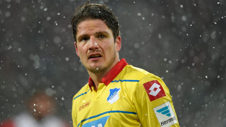 Internationale Ligen - Fussball-News: Captain-Binde für Schwegler ...