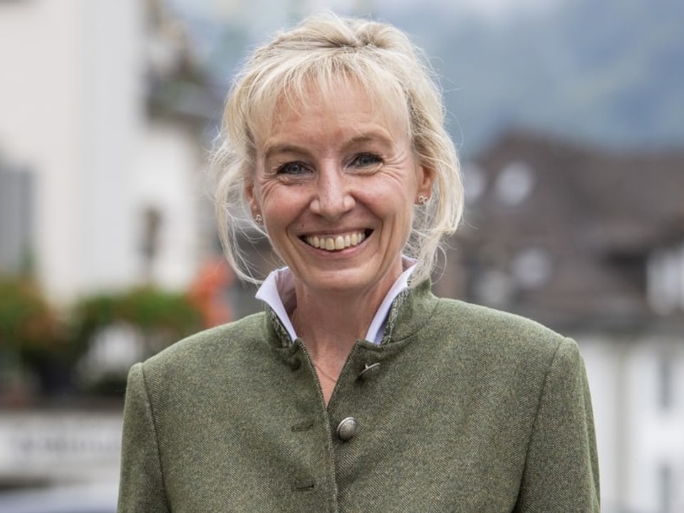 Ersatzwahl Kanton Schwyz - Damian Meier von der FDP ist neu Schwyzer ...