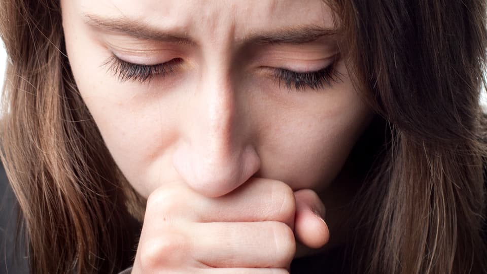 Hartnäckigen Husten richtig behandeln - Wissen - SRF