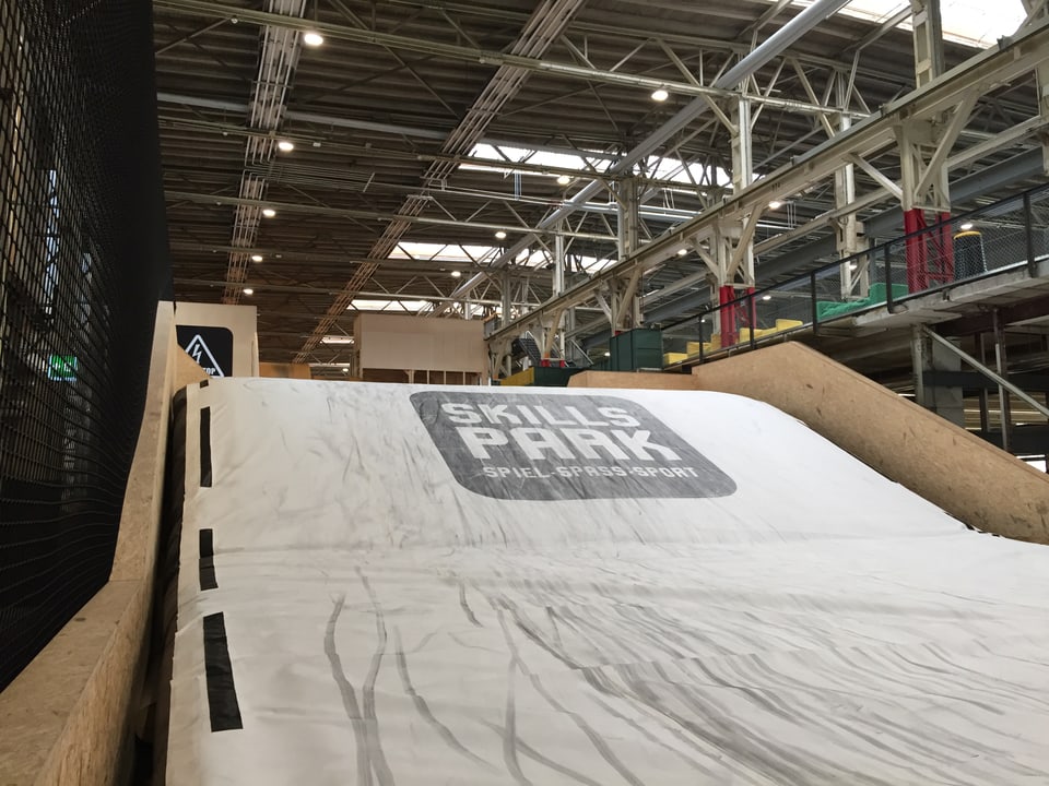 Trampolin, Halfpipe, Schanze - Der «Skills Park» in Winterthur ist ein ...