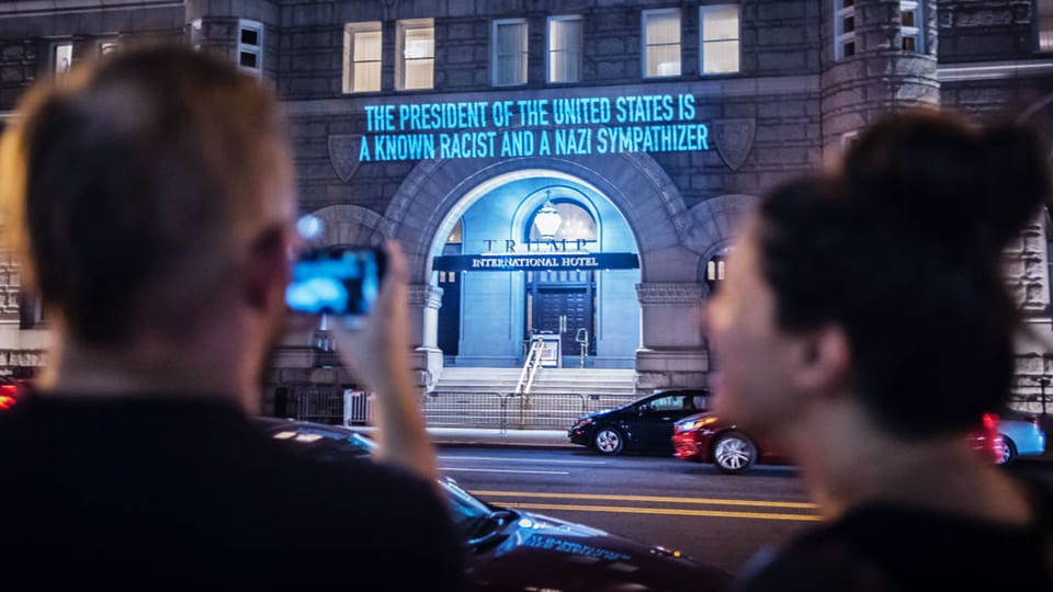 Künstler Robin Bell - Eine Lichtgestalt im Kampf gegen Trump - Kultur - SRF