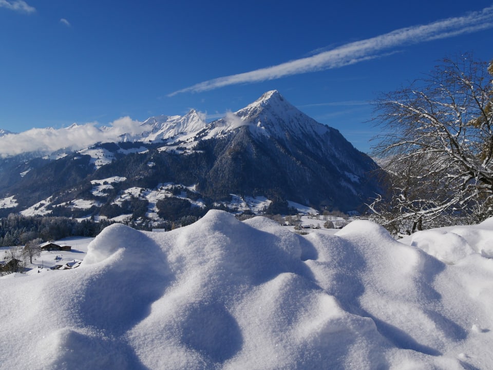 Viel Neuschnee in den Alpen - Erste Skigebiete sind offen - Meteo - SRF
