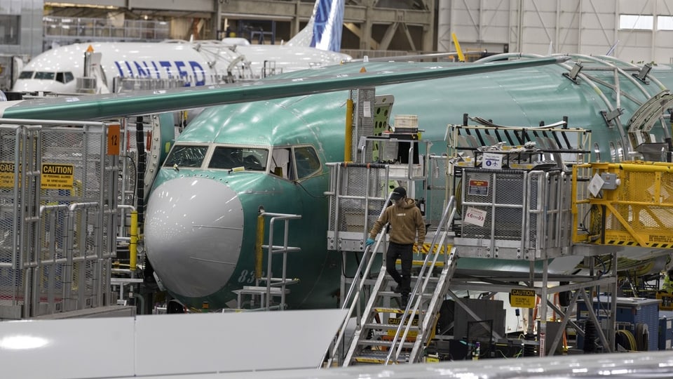 Sorgenkind 737 MAX - Schraube locker bei Boeing - News - SRF