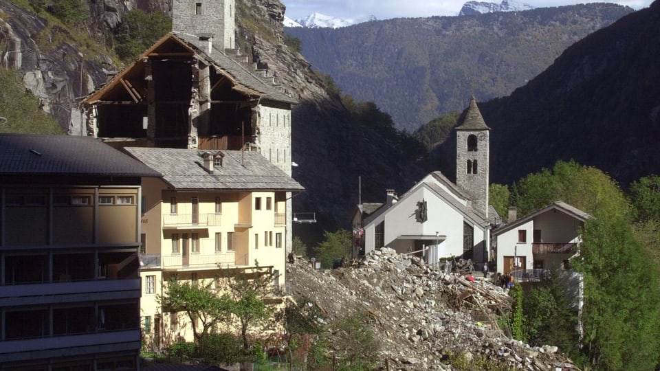 Nach Felssturz - Gondo hilft Bondo - News - SRF