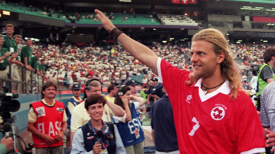 50 Jahre Alain Sutter - Die Haare, die Tore und ein Eklat - Sport - SRF