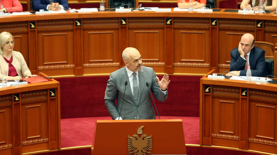 International - Albanien bekämpft die Korruption - News - SRF