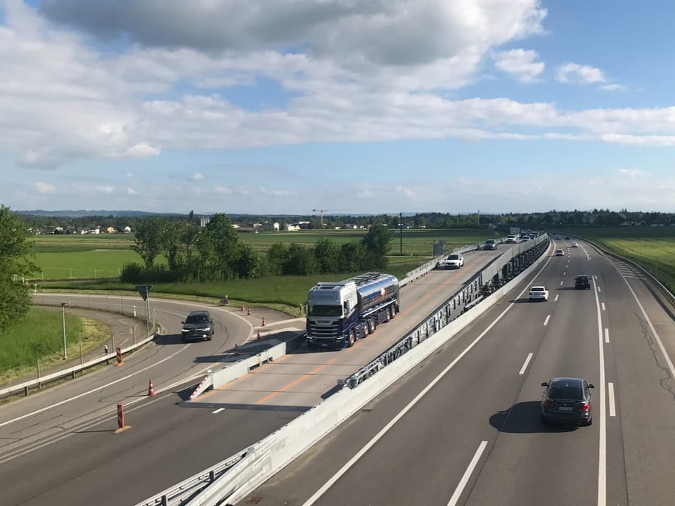Mobile Autobahnbrücke - Panne bei Astra Bridge: Sie ist momentan nicht ...