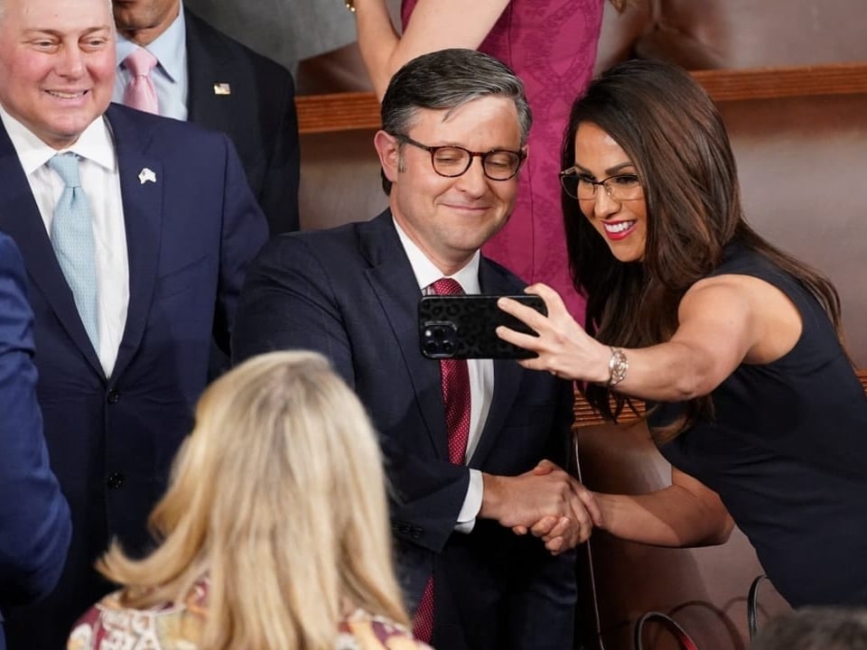 Bilder der Woche - «Say Cheese, Mike Johnson» - News - SRF