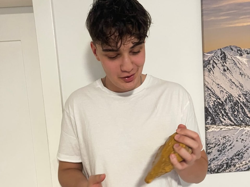 Sensationsfund - Wie ein 12-Jähriger das älteste Werkzeug der Schweiz ...