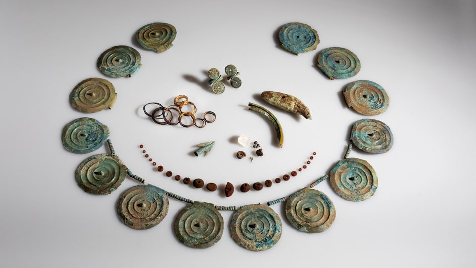 Schmuck aus der Bronzezeit - 3500 Jahre alter Fund dank freiwilligem ...