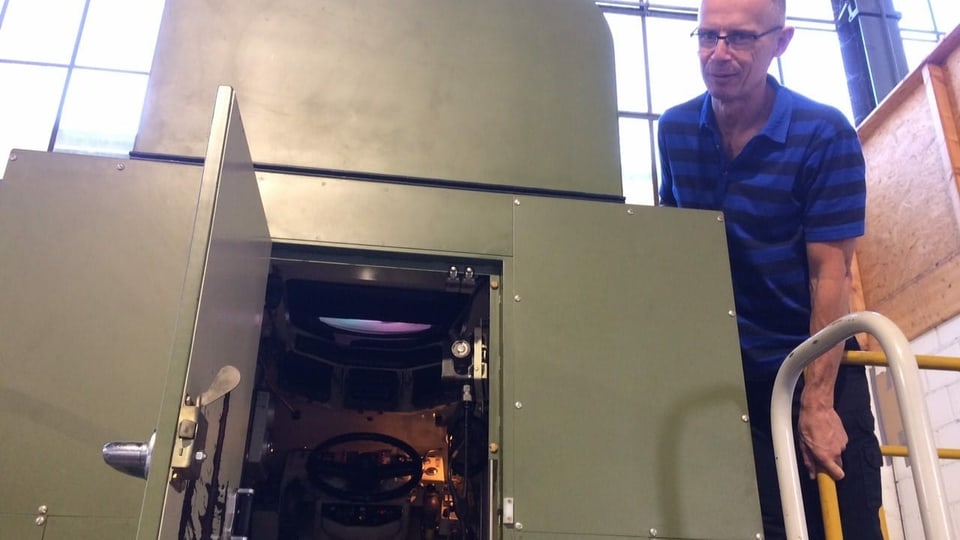 Schweizerisches Militärmuseum - Historischer Panzer-Simulator aufwendig ...