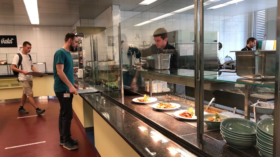 Vom Acker auf den Teller - Bio-Food statt Industrieprodukte: Mensa ...