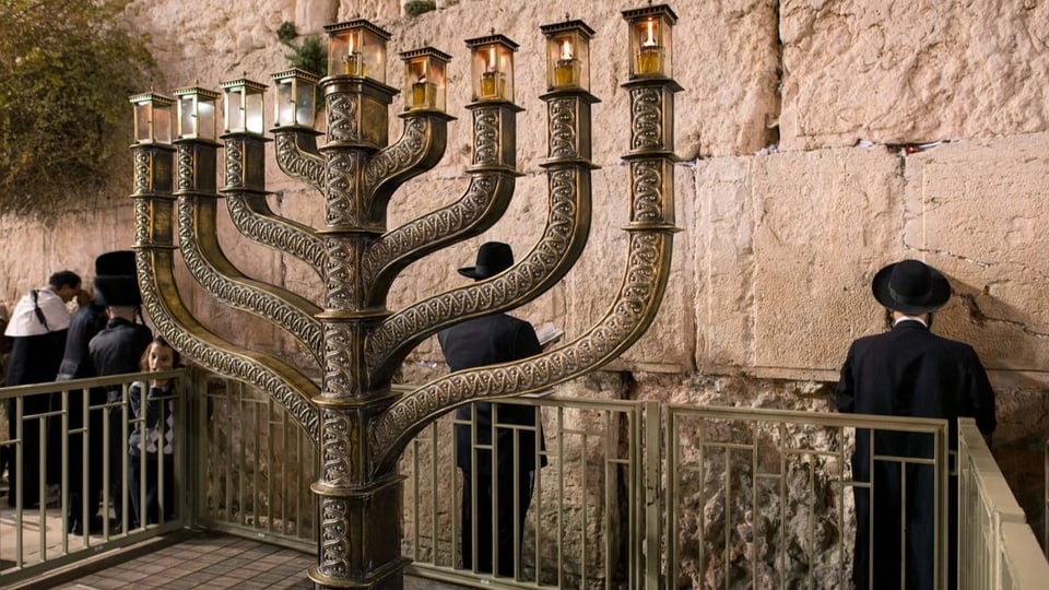 Zum jüdischen Lichterfest - Das Chanukka-Fest einfach erklärt - Kultur - SRF