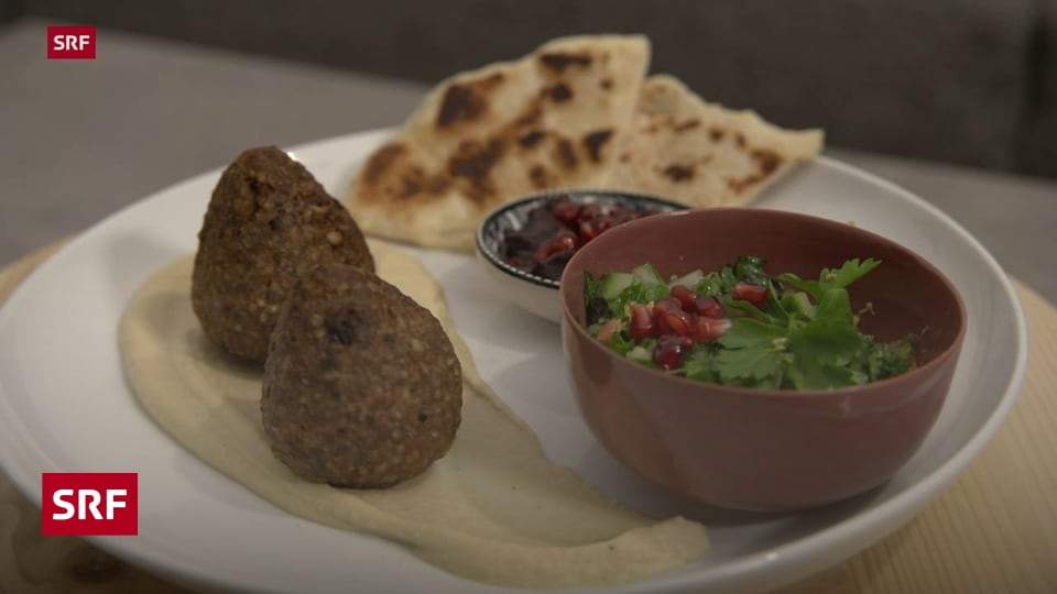 Orientalisch, Tag 2 - Kibbeh mit Hummus, Fattoush, Pita und Granatapfel ...