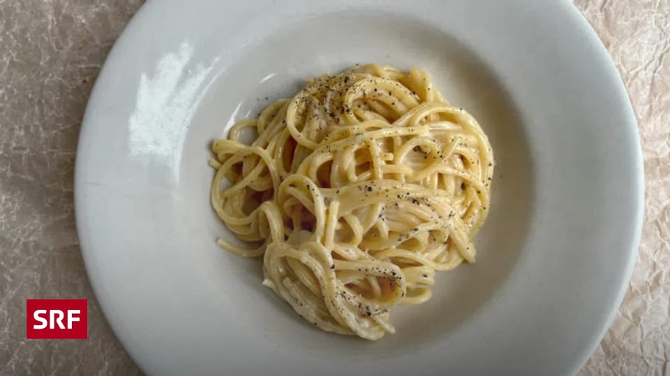 Rezept: Spaghetti Cacio e Pepe – mit Pecorino und Parmesan - Radio SRF ...