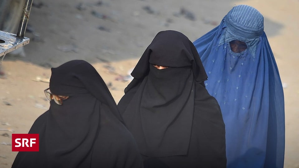 Unter Herrschaft der Taliban - «Eine Frau zu sein in Afghanistan, ist ...