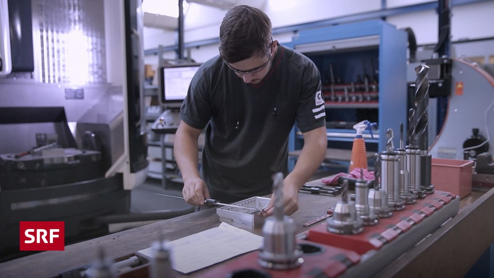 Einblick in eine Ausbildung - Berufsbild: Polymechaniker EFZ - SRF ...