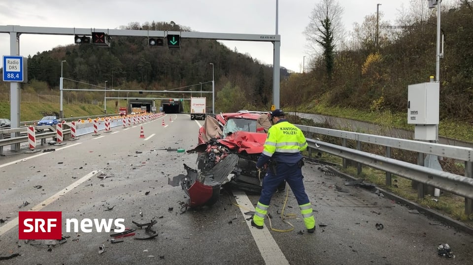 Sie Brauchen Hilfe Auf Der Autobahn
